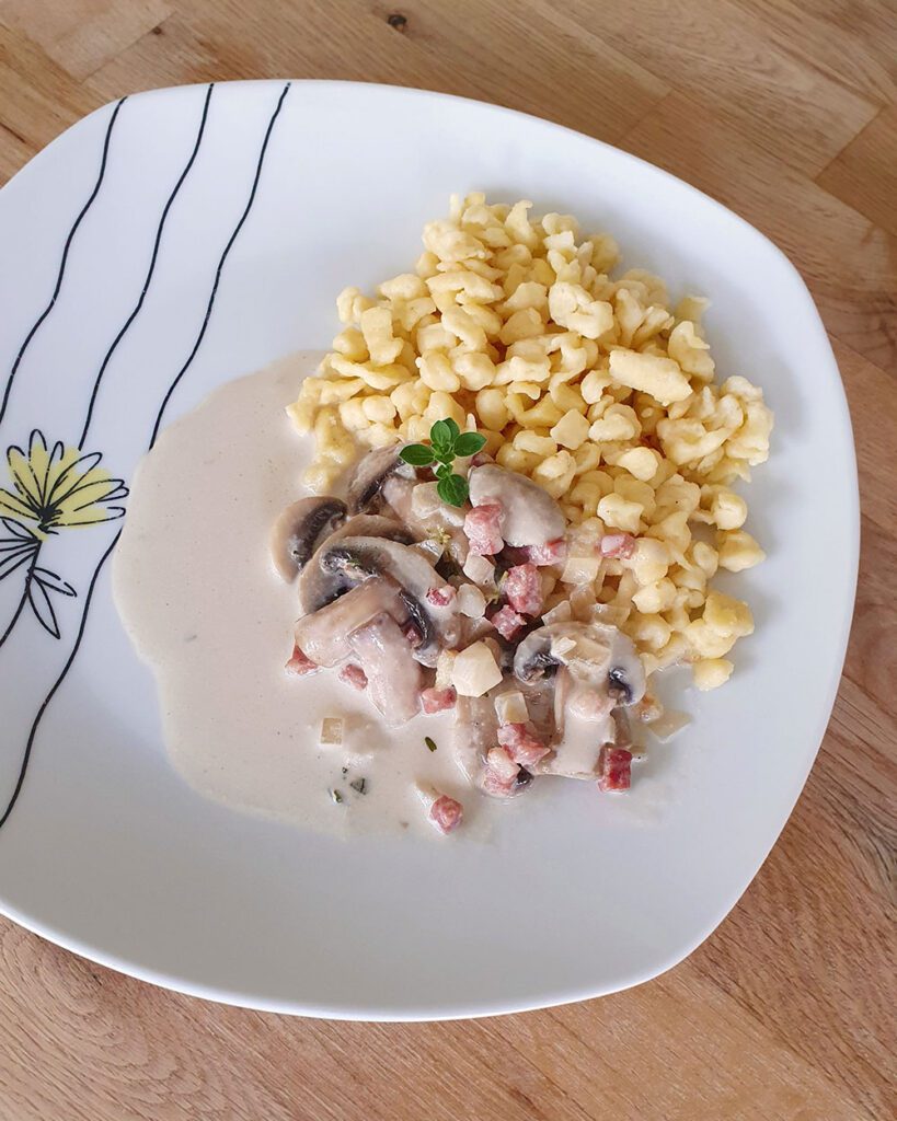Rezept für Jägersauce mit selbstgemachten Quarkspätzle